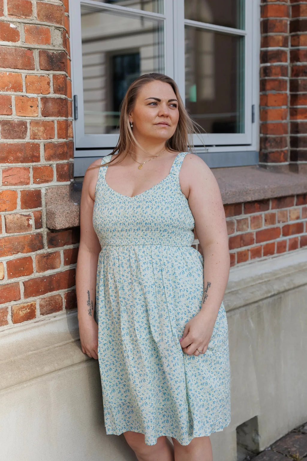 Vera kjole - Hvit / blå – Careless